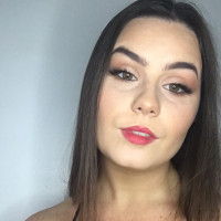 Ellie Sinclair | Background Artist | The Talent Manager